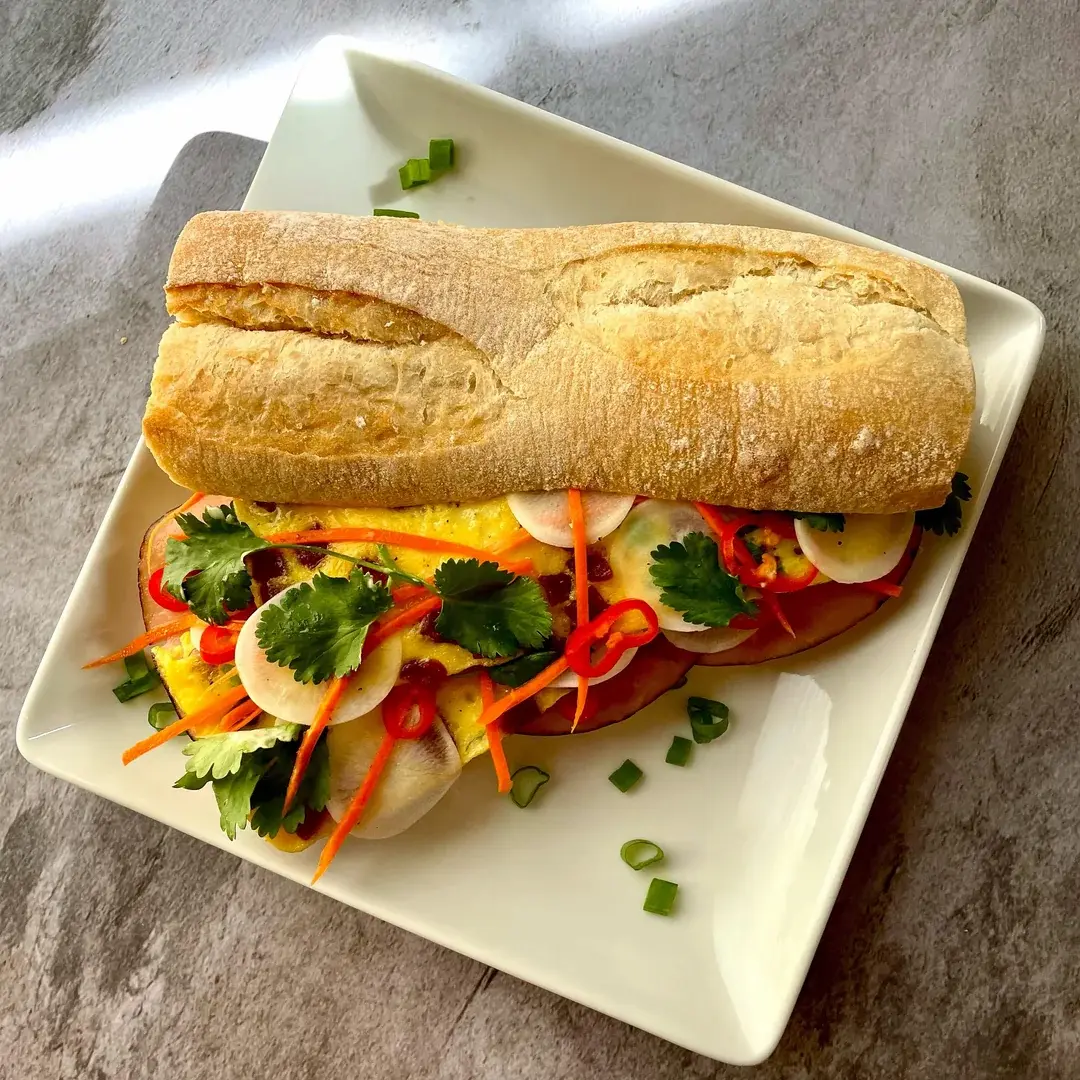 Vietnamese Snacks: Tasty Bites On The Go